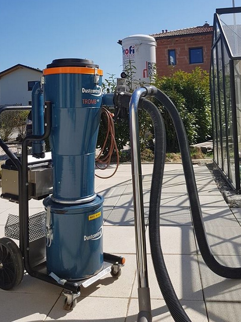 DC TROMB 400 Potente aspiratore carrellato monofase Dust Control
